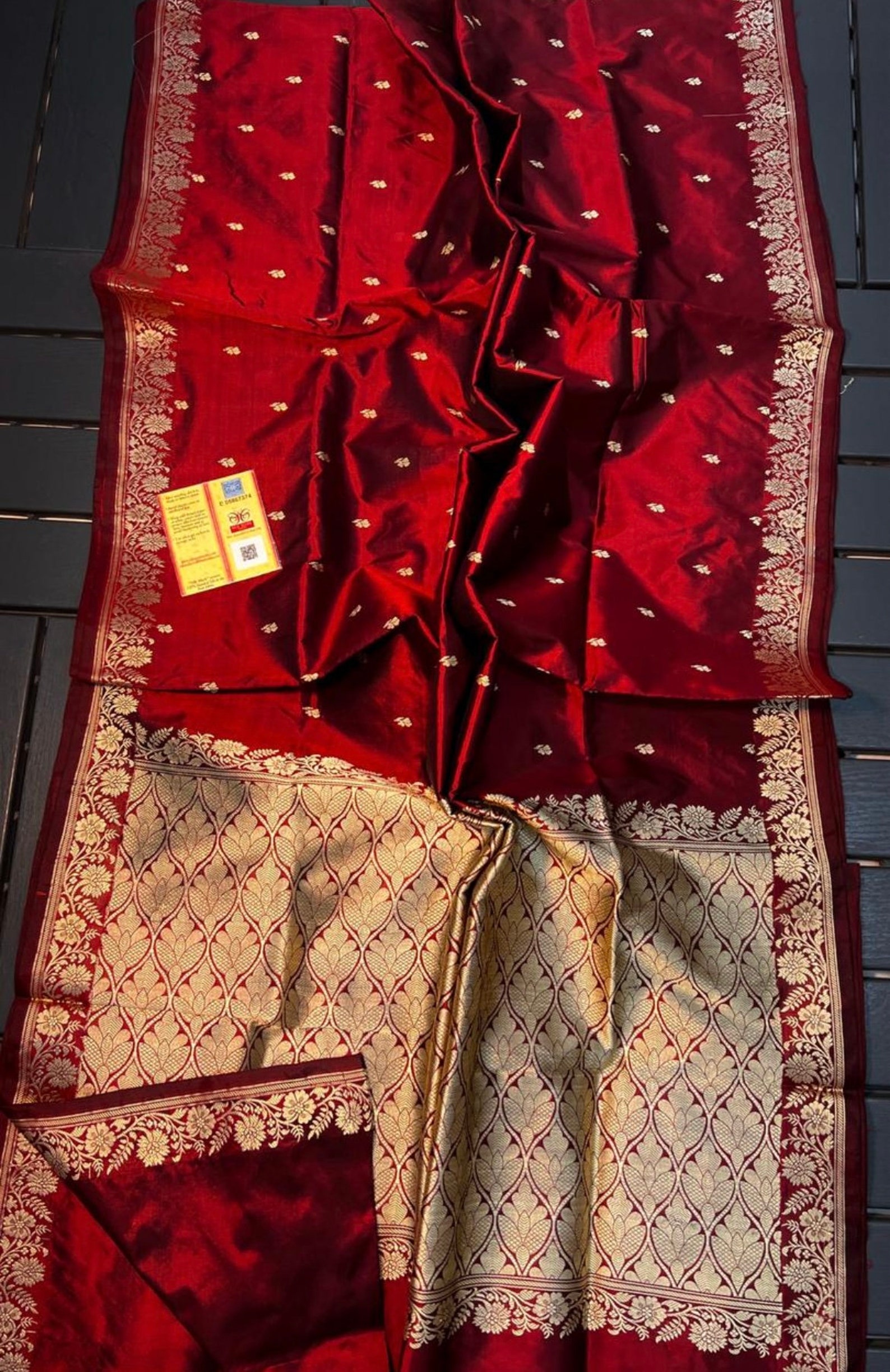 Beautiful Handloom Pure Banarasi Katan Silk Sari With Resham Booties ...