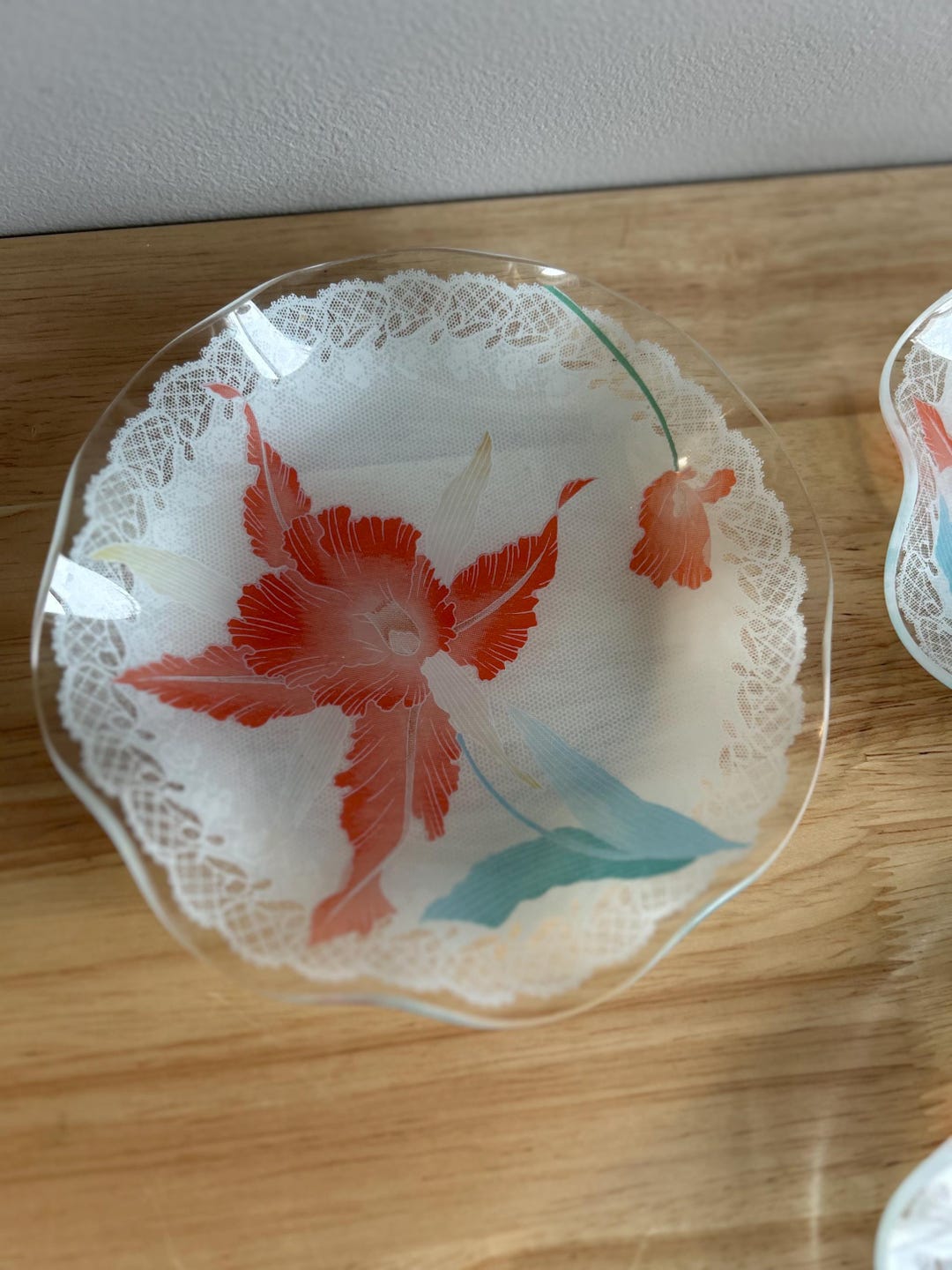 Vintage Cattleya Orchid Design and a Lace-like Ruffle Edge Set of 7 ...