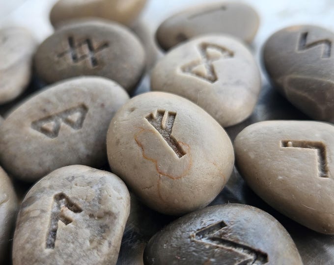 Sea Stone Rune, Rune Stones, Spiritual Stones, Futhark Reiki, Rune ...