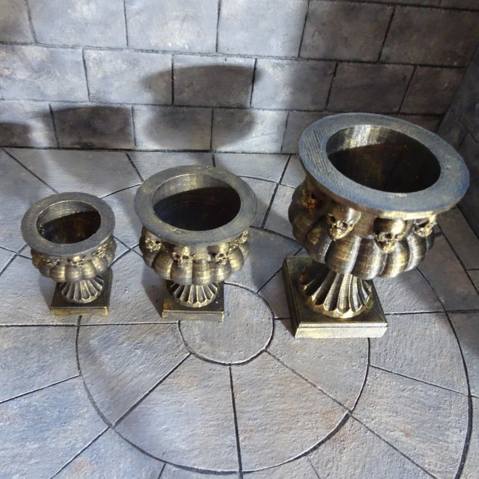 Miniature Cemetery Urn, Haunted Dollhouse, Halloween, Horror Scene, 1: ...