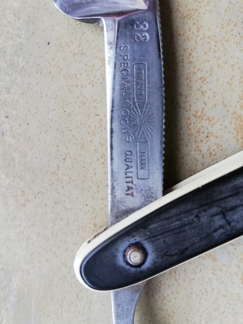 Antique Razor - Friedrich Schlemper. Solingen-merscheid in 1925. 'focus ...