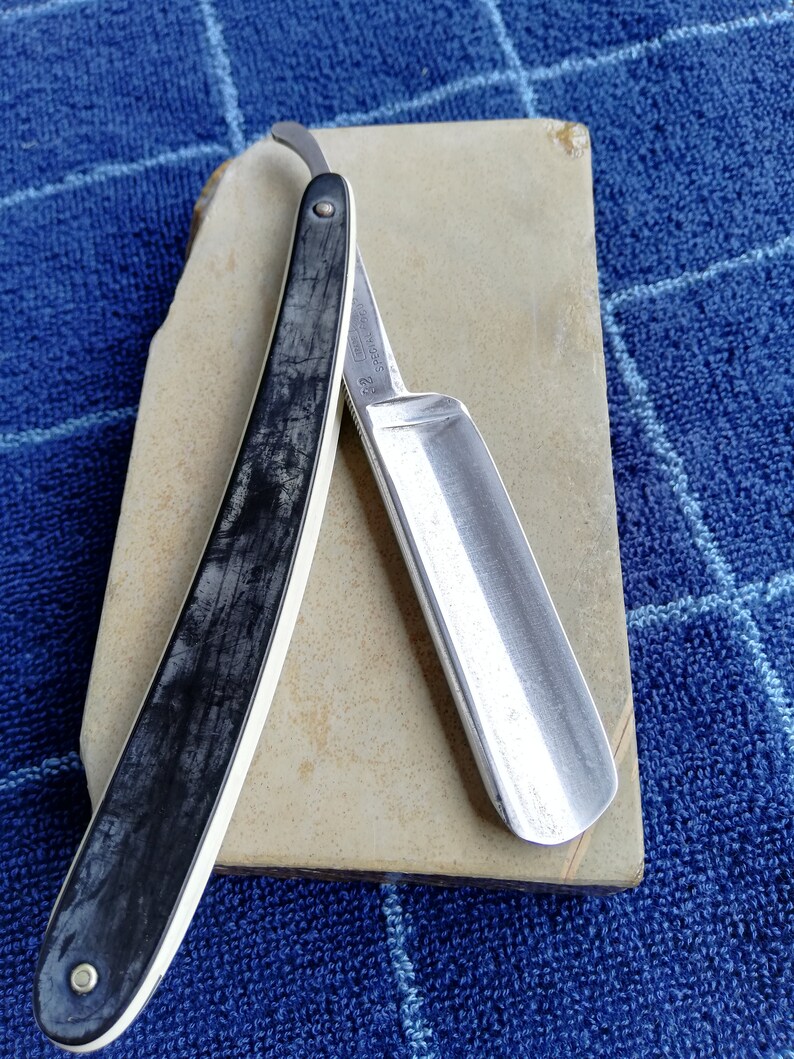 Antique Razor - Friedrich Schlemper. Solingen-merscheid in 1925. 'focus ...