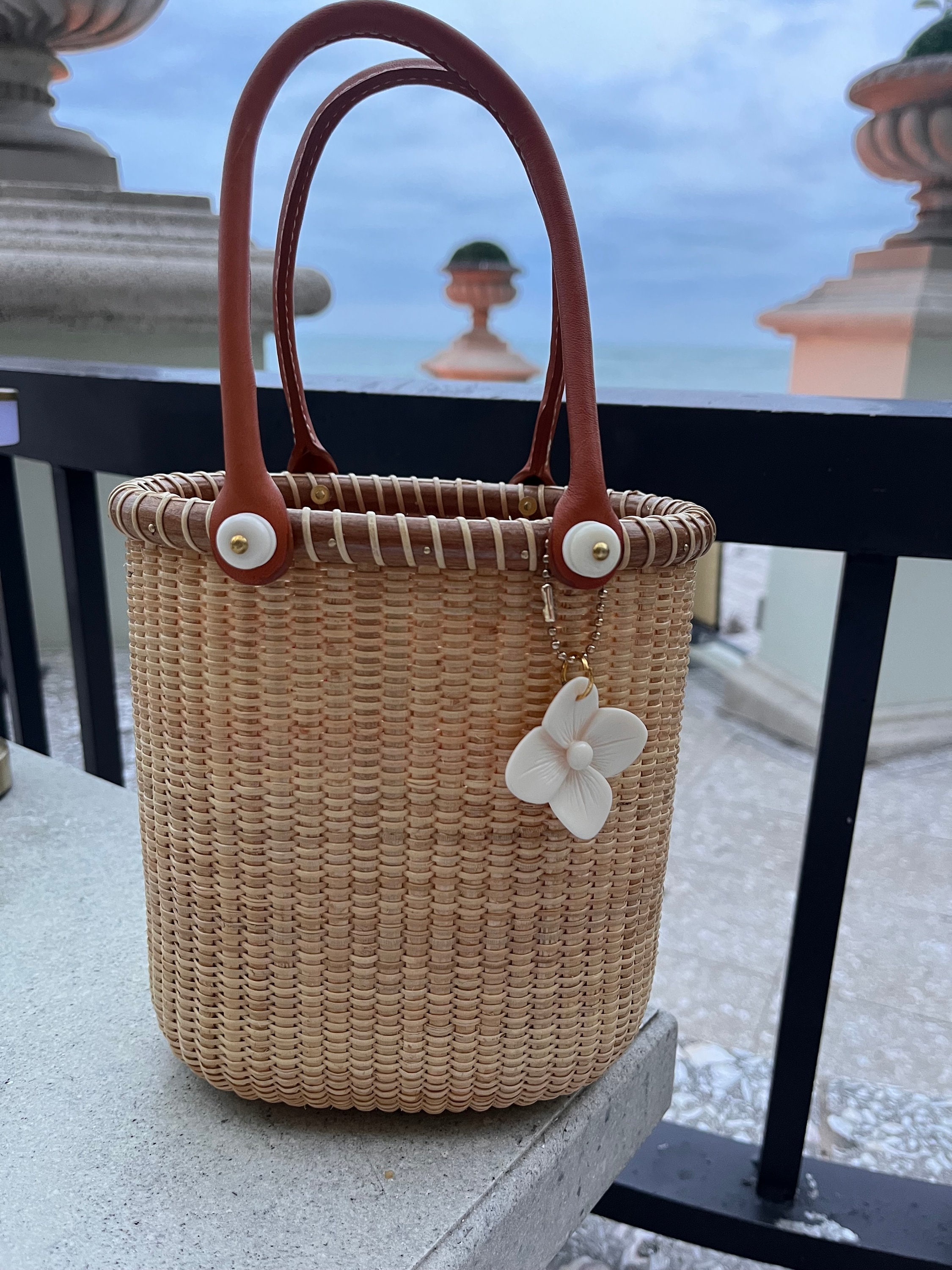 Handwoven Nantucket Lightship Basket Tote – Cherry Rim, Leather Straps ...