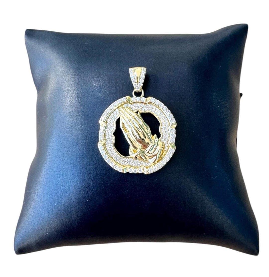 Jesus Christ Lord's Iced Prayer Hands Medallion Pendant: 18K Gold ...