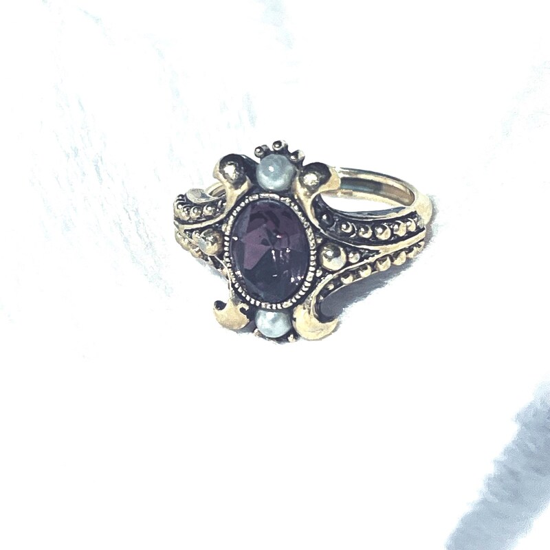 Victorian Style Ring - Etsy