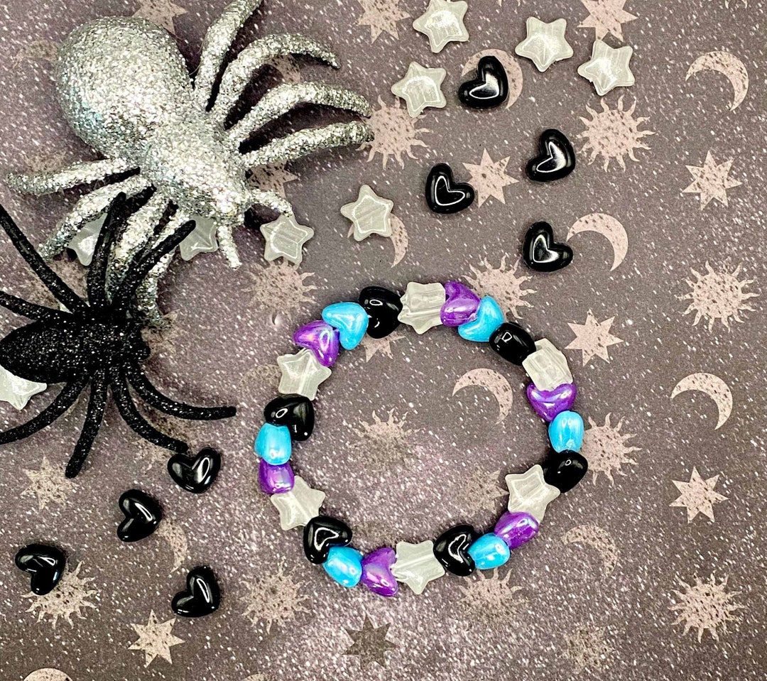 MYSTIC and Spooky Pastel Goth Star and Heart Stretch Bracelet Witch ...