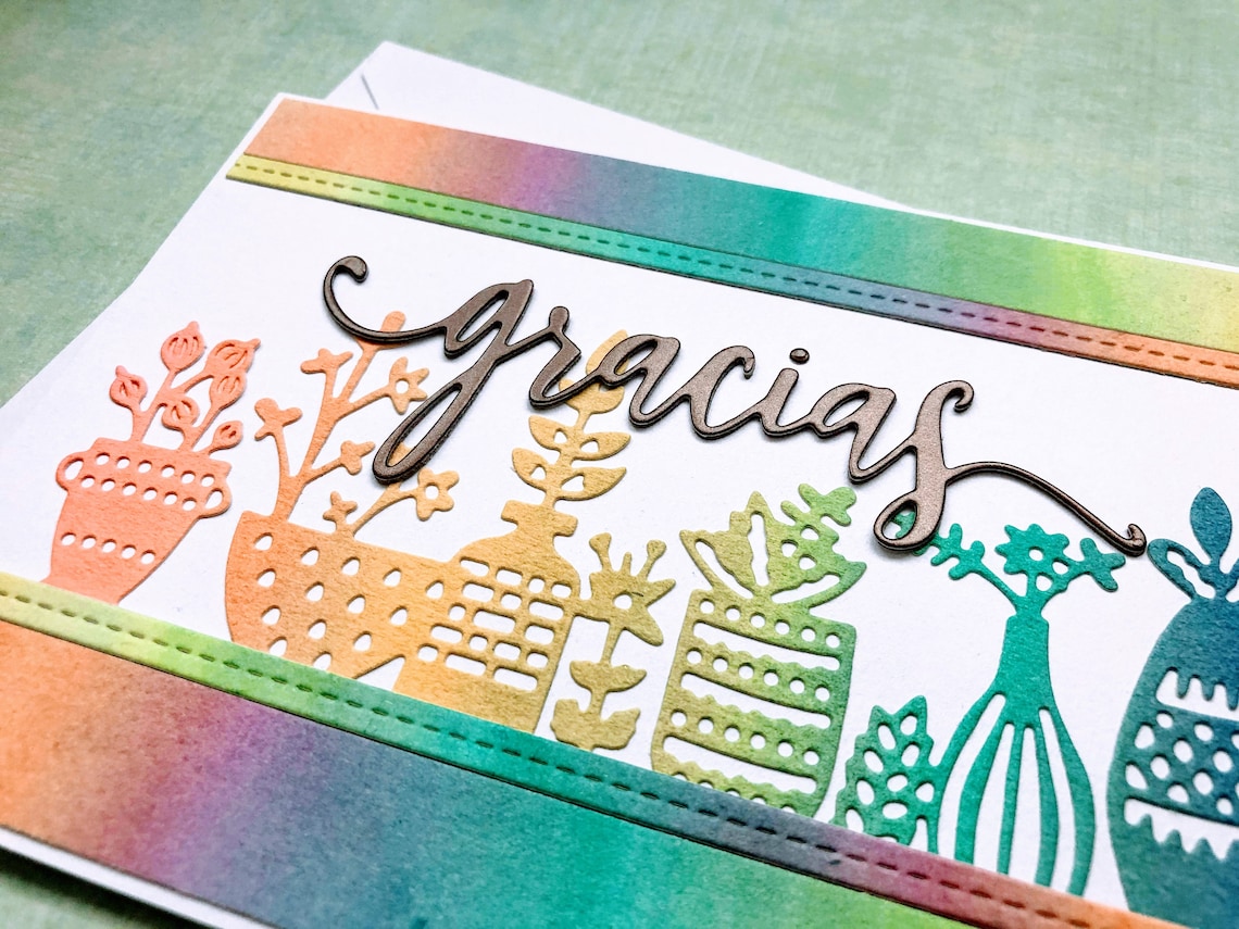 Tarjeta postal de felicitación gracias agradecimiento hecha a mano con flores en relieve sobre ...