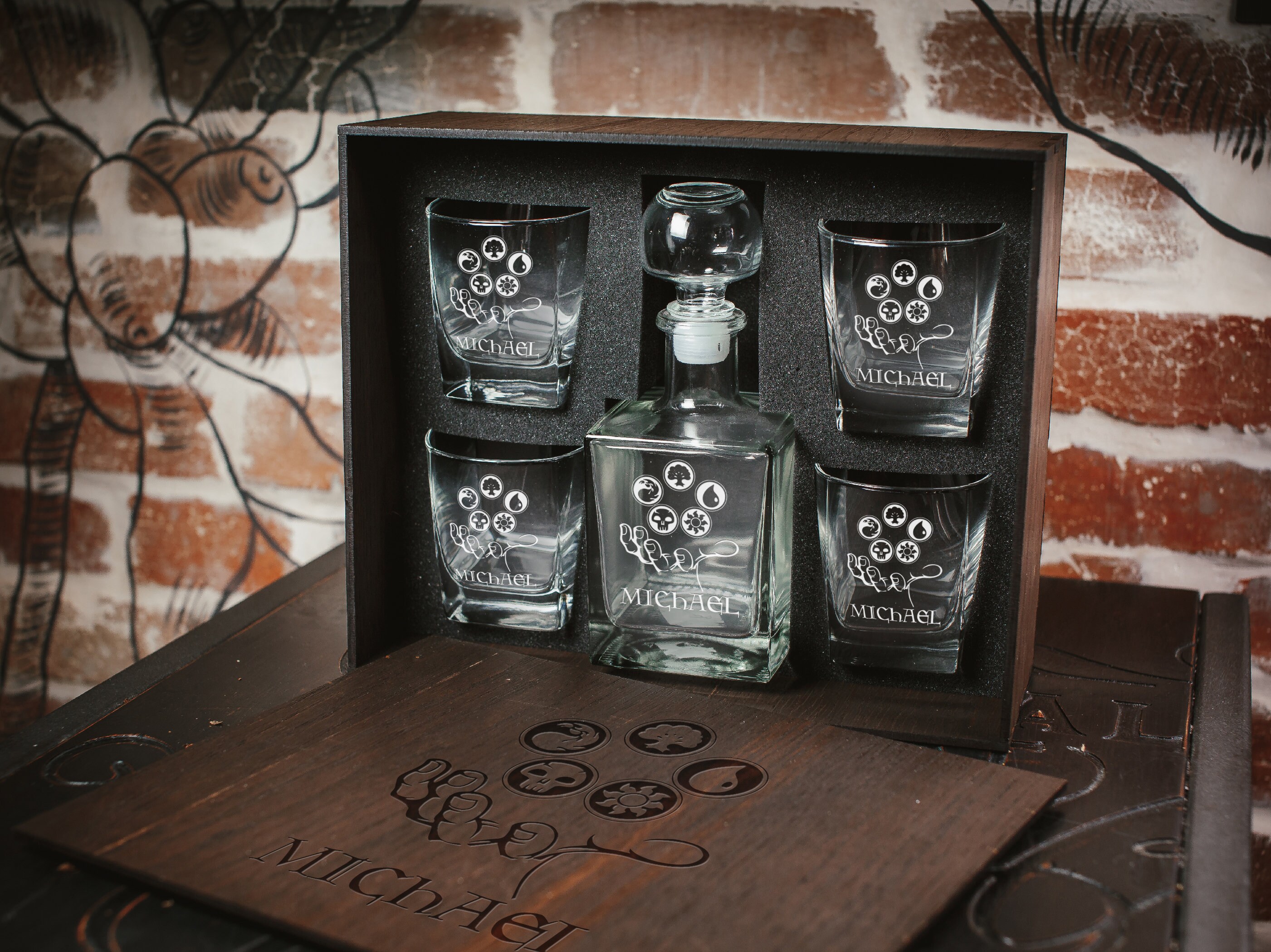 Personalized Whiskey Decanter Set – Engraved Wood Box & Glasses 163 - Etsy