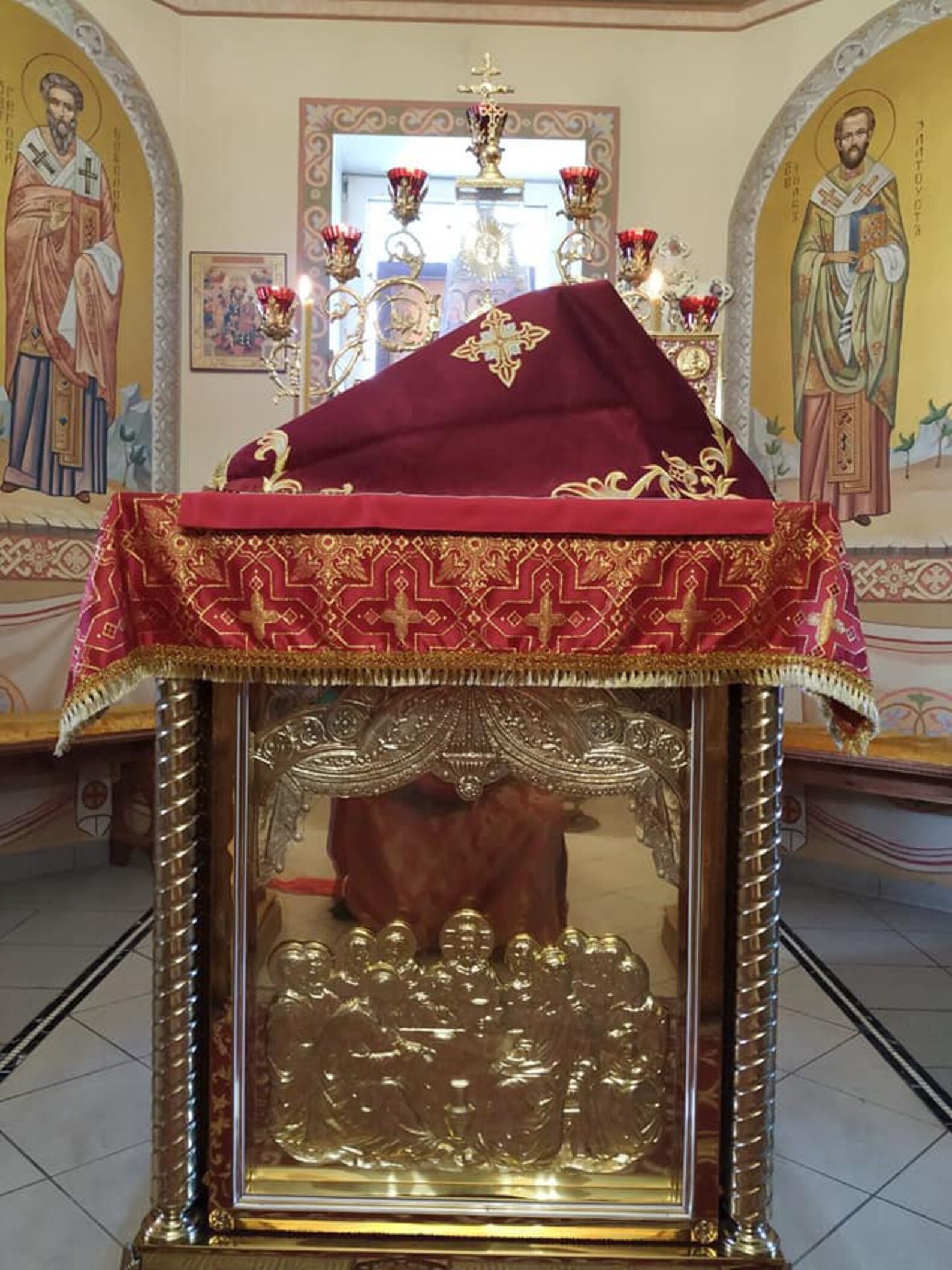 White Liturgical Brocade Fabric, Church Fabrics, Red Gold, Yellow Gold ...