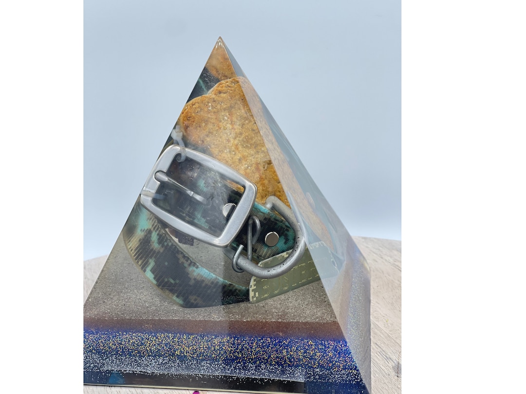 Memorial Pyramid. Dog Memorial. Custom Pyramid. Custom Resin - Etsy