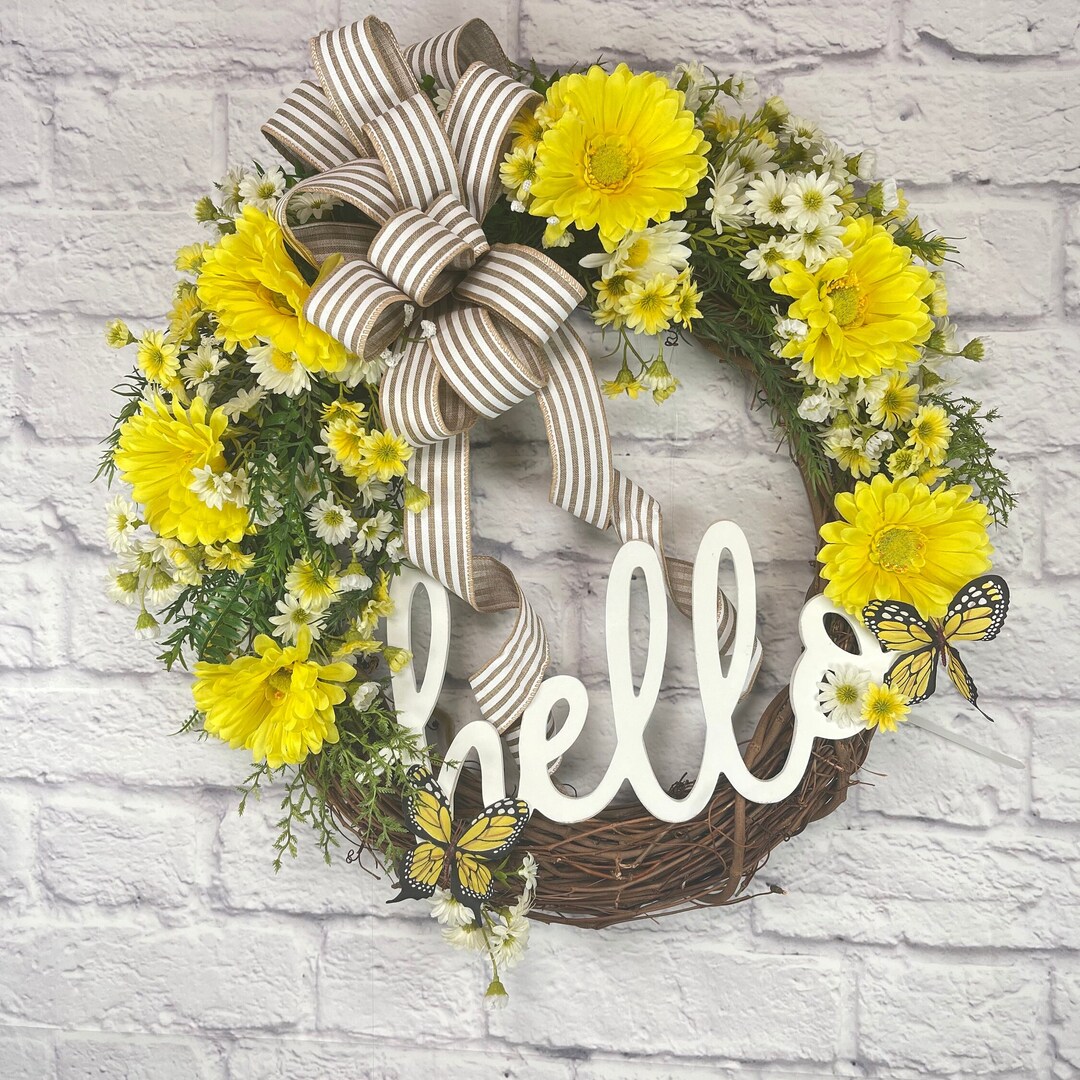 Daisy Hello Wreath, Daisy and Butterfly Front Door Wreath, Small Daisy ...