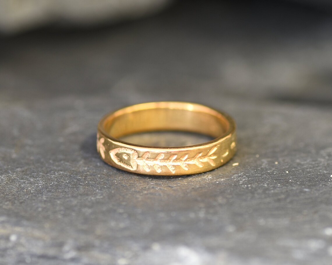 Gold Fish Ring Embossed Ring Fish Band Gold Band Stackable | Etsy UK