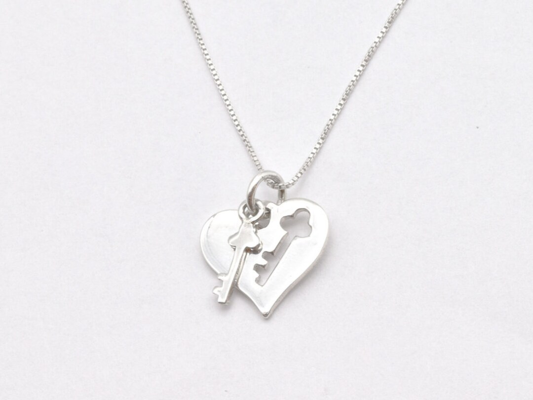 Heart Key Pendant, Key in a Heart Necklace, Vintage Key Pendant, Silver ...