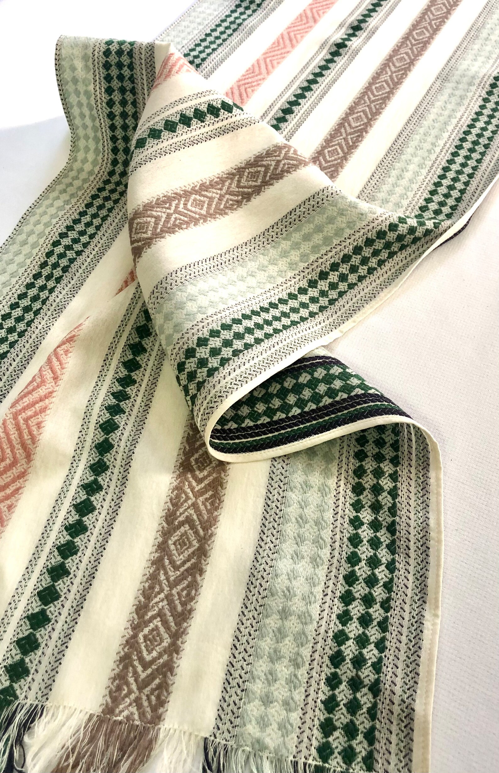 100% Cotton Jacquard Weave Table Runner Ivory, Rose, Mint, Forest Green ...