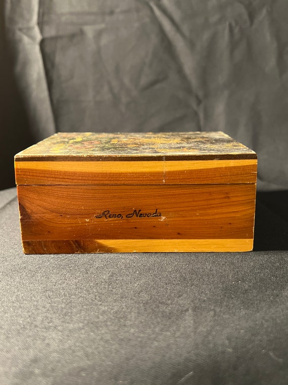 Vintage hinges wooden souvenir jewelry box - Gem