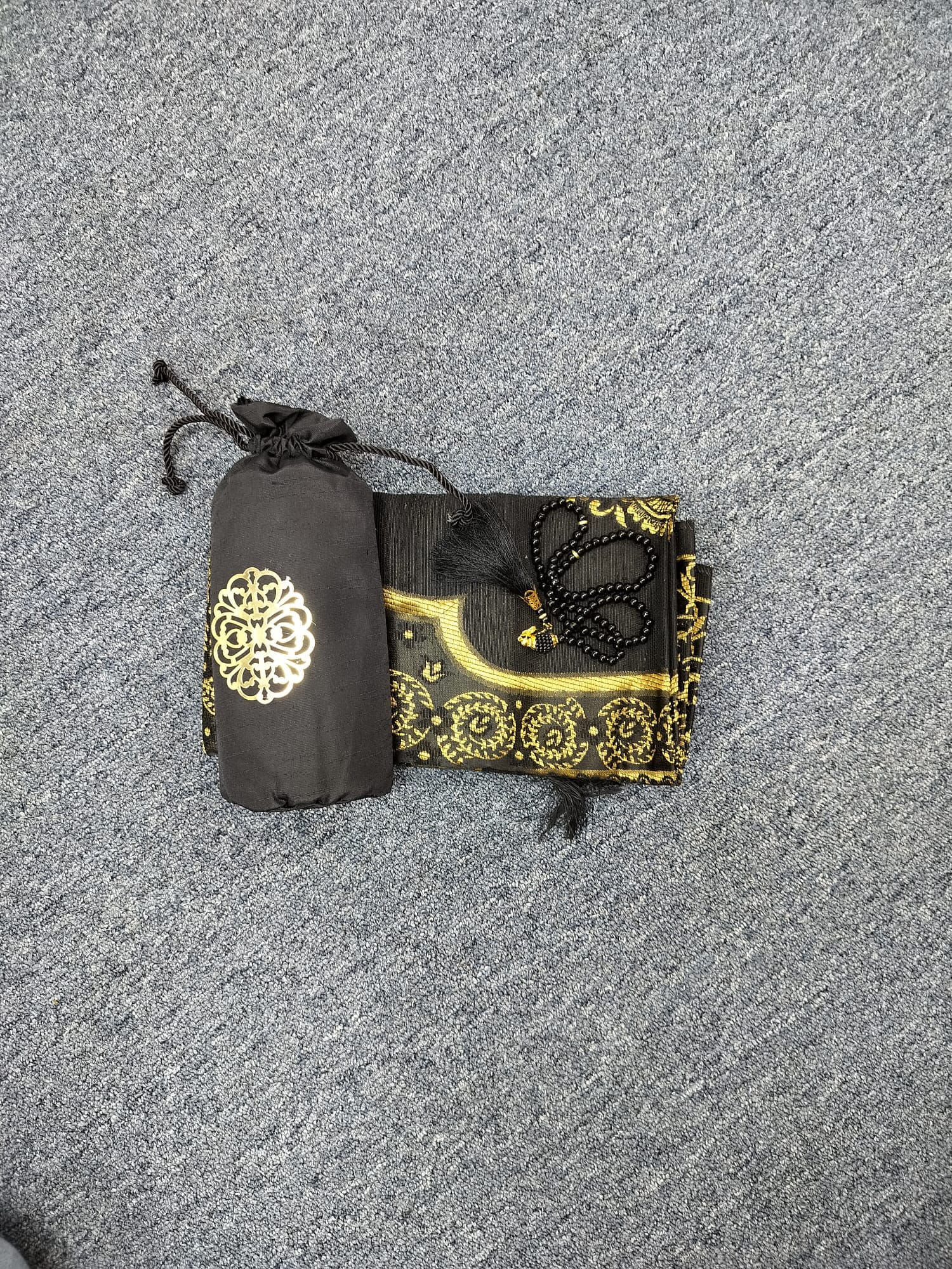 Prayer Mat With Prayer Beads in Pouch - Etsy