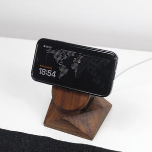 Wooden Magsafe Stand | Docking Station for iPhone 12,13,14,15 | Wooden ...
