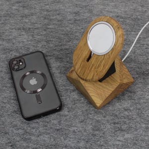 Wooden Magsafe Stand | Docking Station for iPhone 12,13,14,15 | Wooden ...