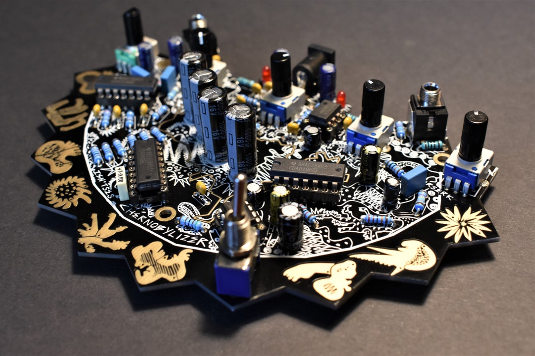 Chernobylizer Synth, Fully Built, Black and Gold, Desktop FX ...