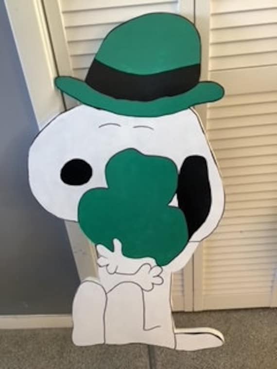 Snoopy Loves His Shamrock - Etsy