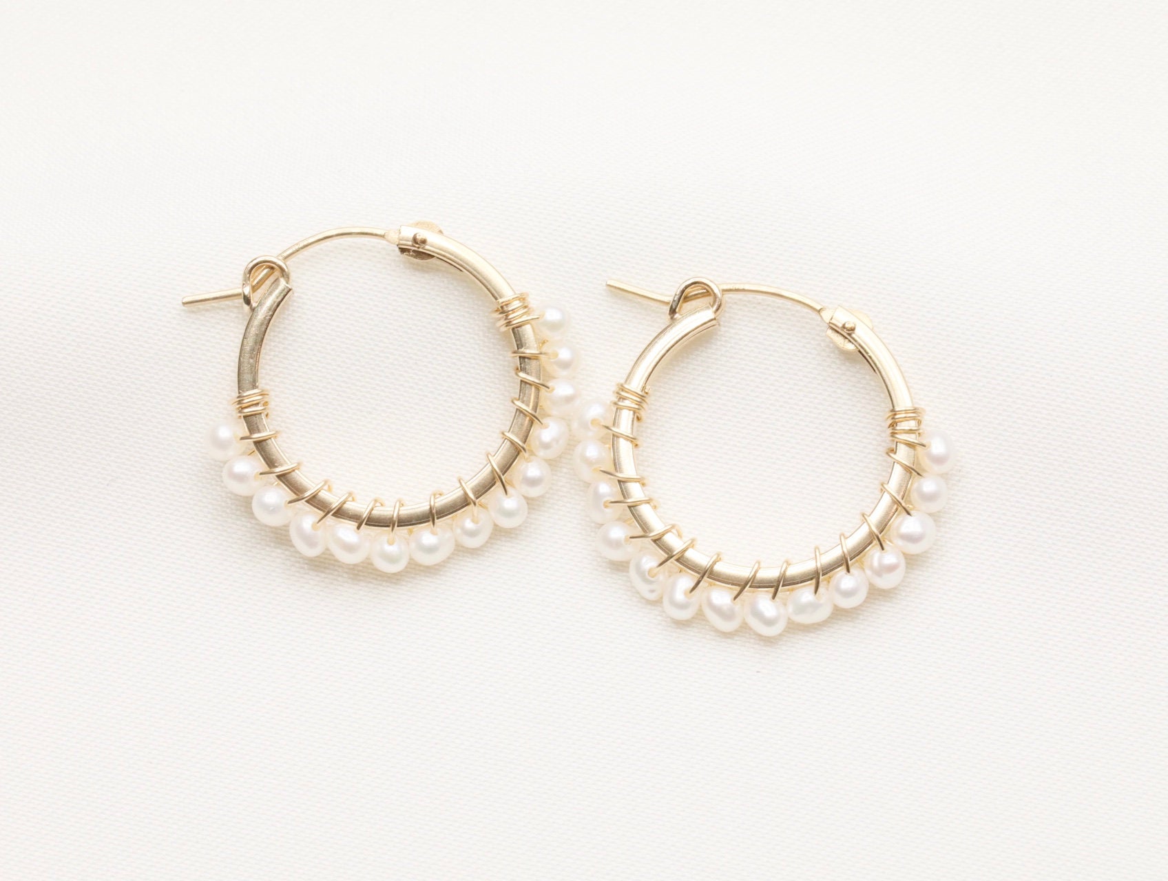 Classic Pearl Hoop Earrings / Pearl Earrings / Flex Hoop - Etsy