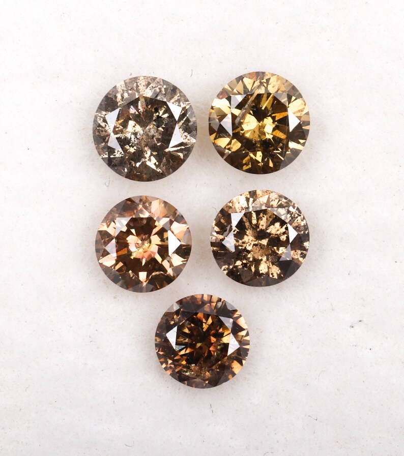 0.64 CT, 3.1 to 3.4 MM | Natural Fancy Color Diamond | Round Brilliant ...