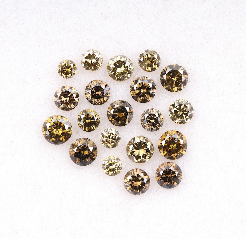 0.80 CT, 1.6 to 2.5 MM | Natural Fancy Color Diamond | Round Brilliant ...