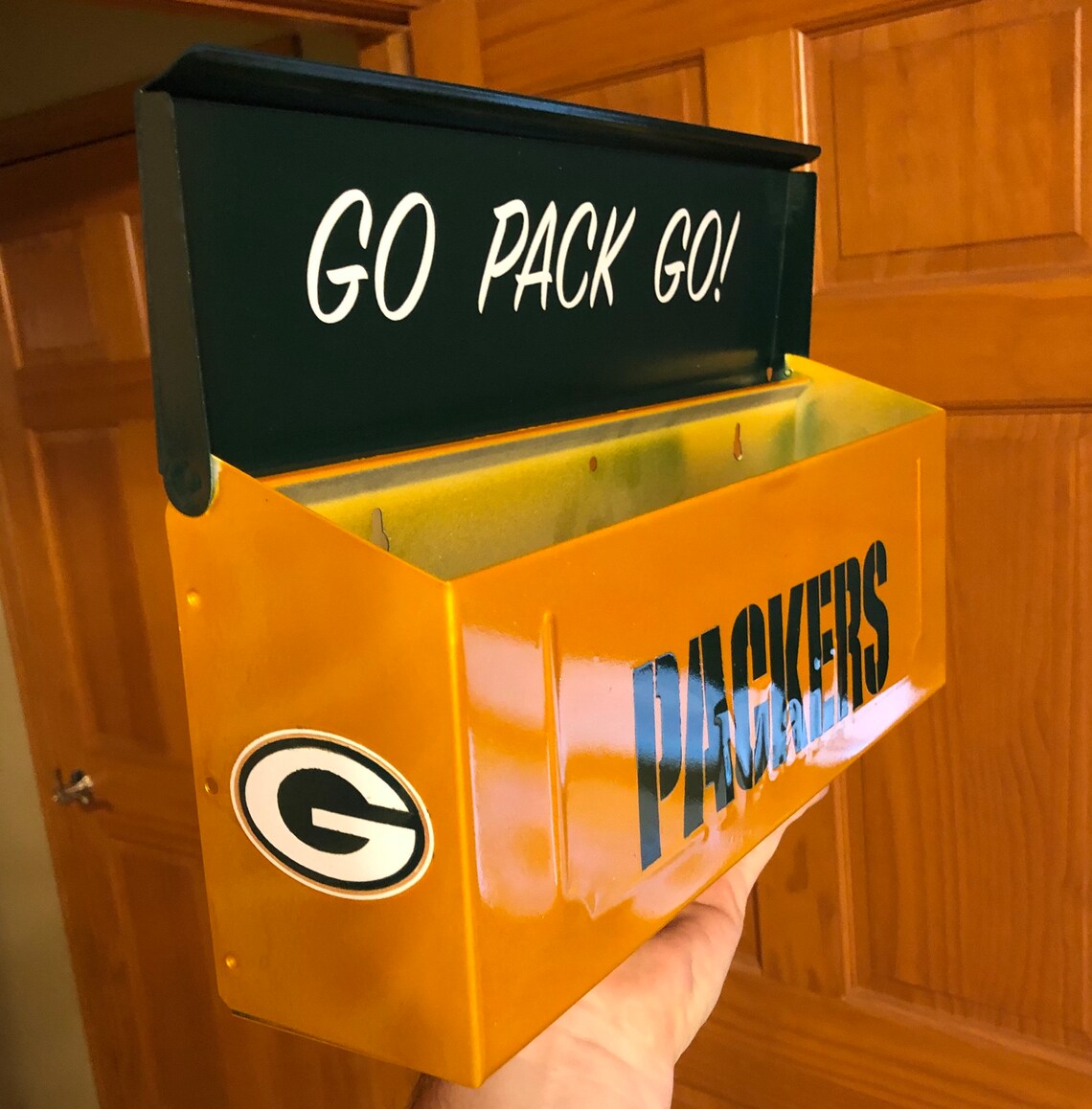 Custom painted Green Bay Packers mailbox | Etsy