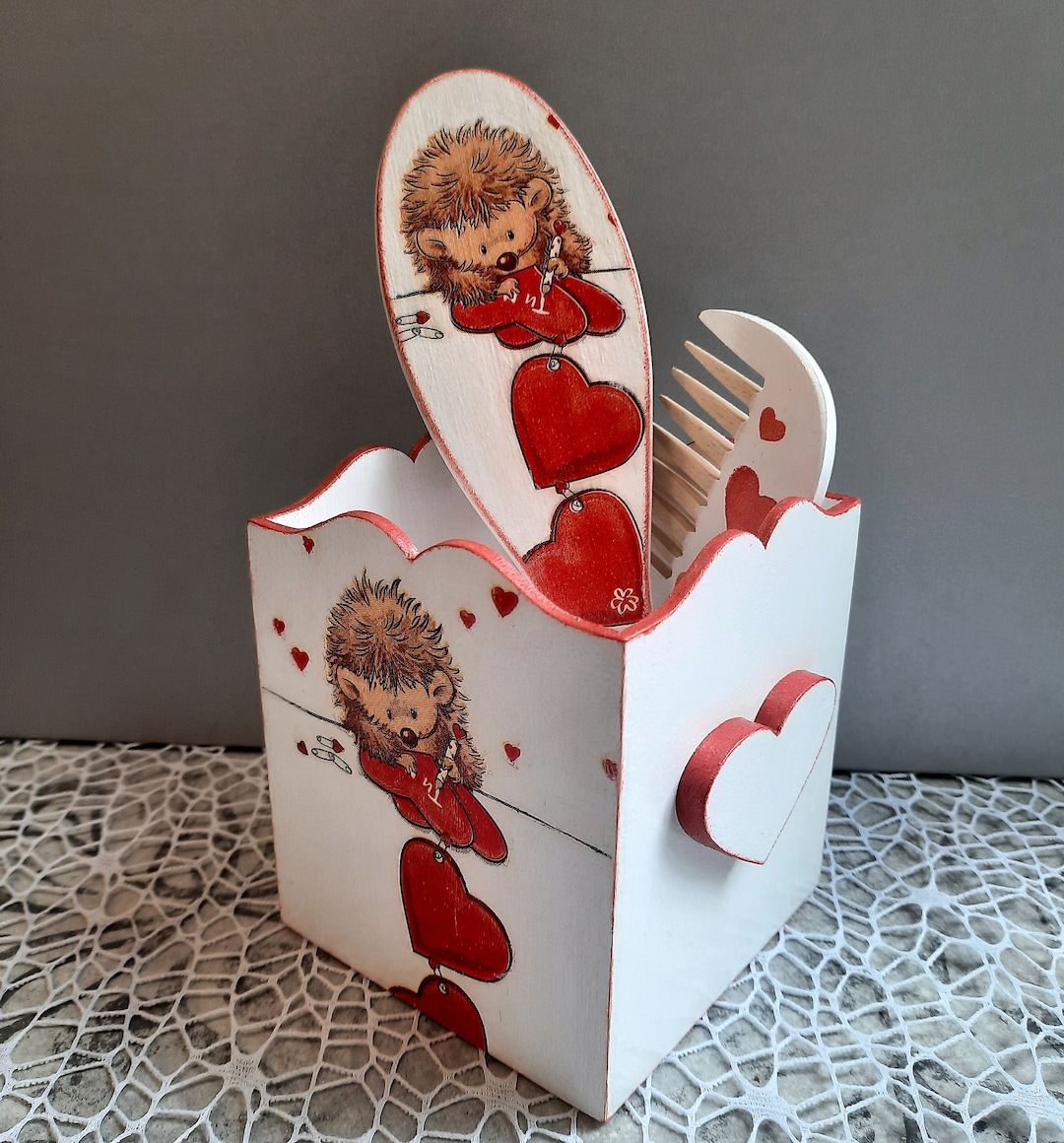 Wooden Comb Holder, Combs With Stand Girl Gift, Wooden Bathroom Comb ...