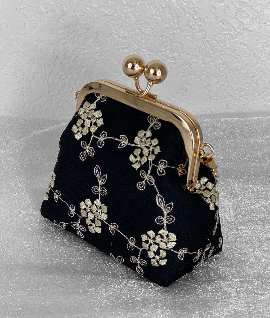 Kiss Look Coin Purse / Change Purse / Coin Handbag Gift / - Etsy