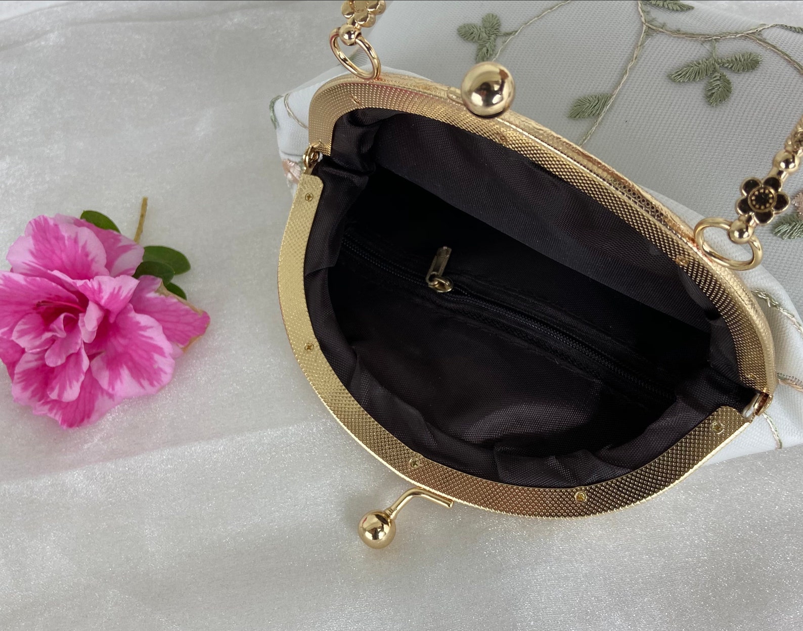 Kiss Lock Handbag / Kiss Lock Purse / Purse Gift / Lace | Etsy