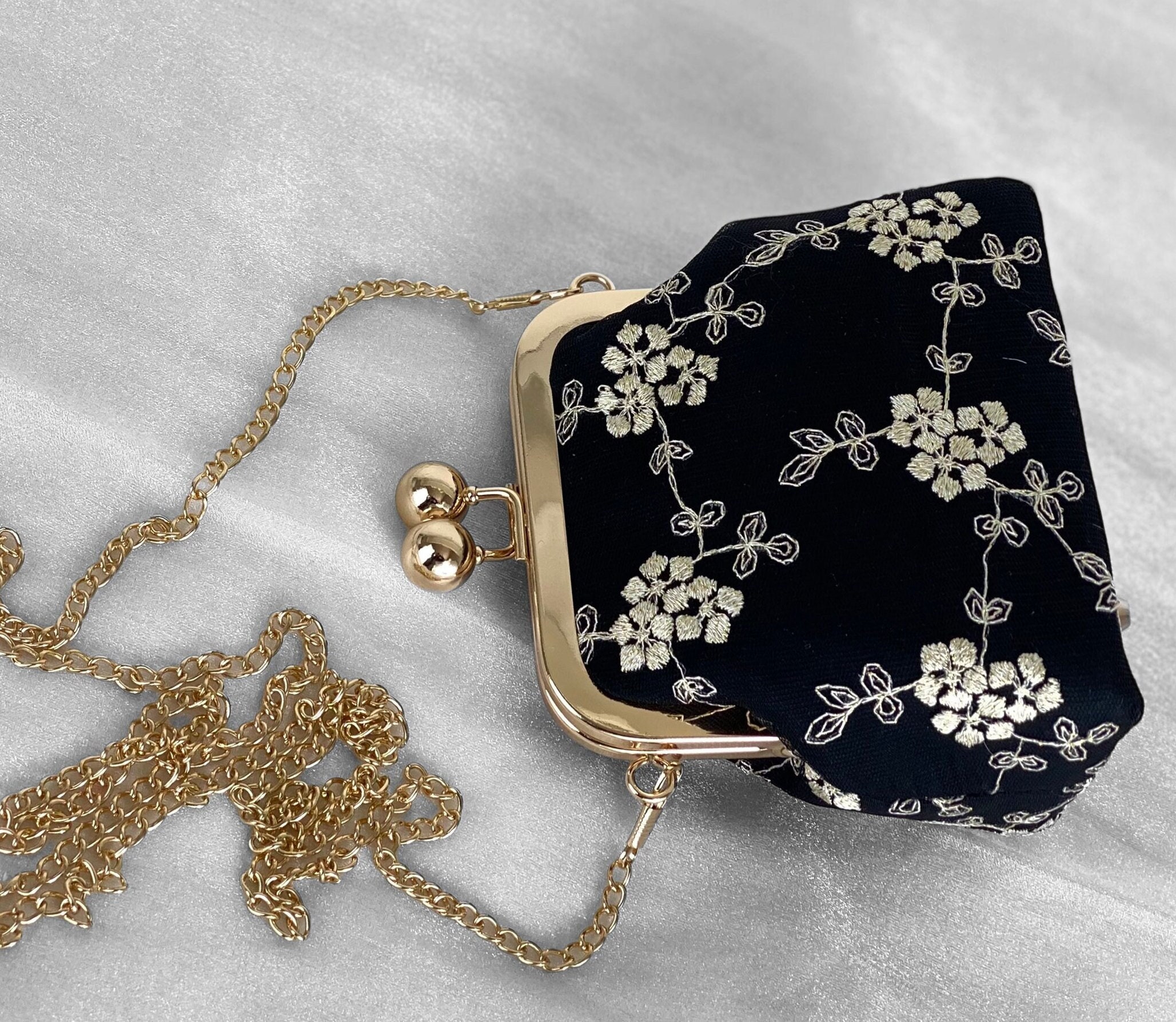 Kiss Look Coin Purse / Change Purse / Coin Handbag Gift / - Etsy