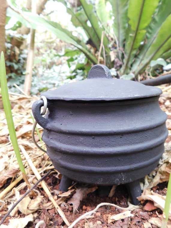 Cast Iron Cauldron 16cm. Cauldron Extra Large. Wiccan Kitchen | Etsy ...