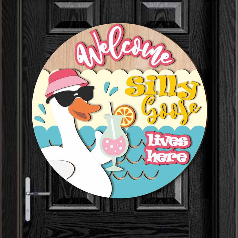 Letrero de bienvenida de ganso tonto SVG, divertido colgador de puerta ...