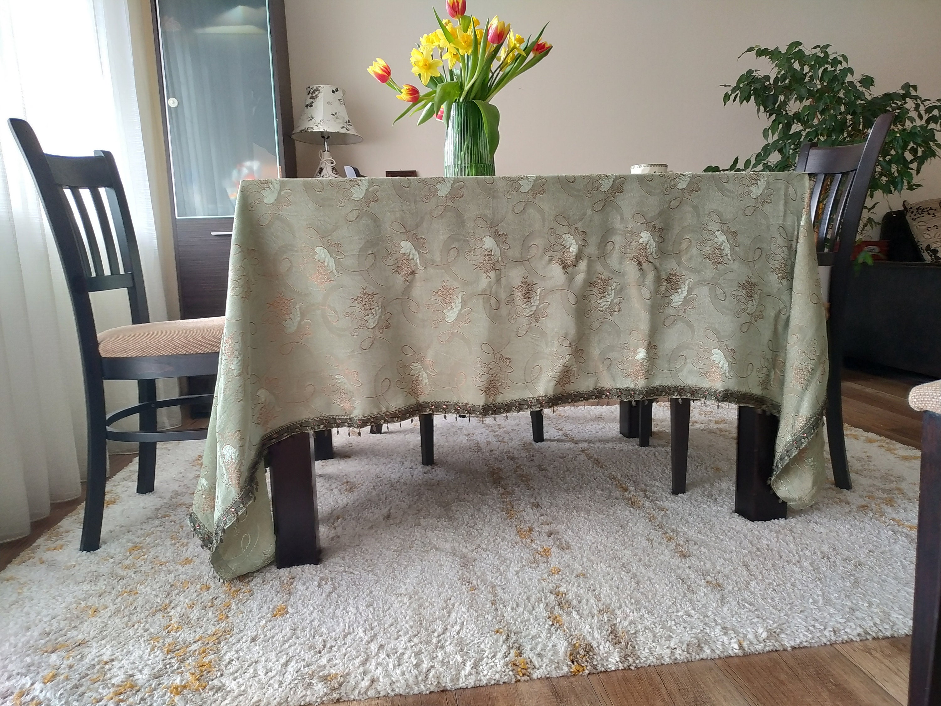 Lace Finish Vintage Table Cloth. Elegant and Luxury Satin Table Cover ...