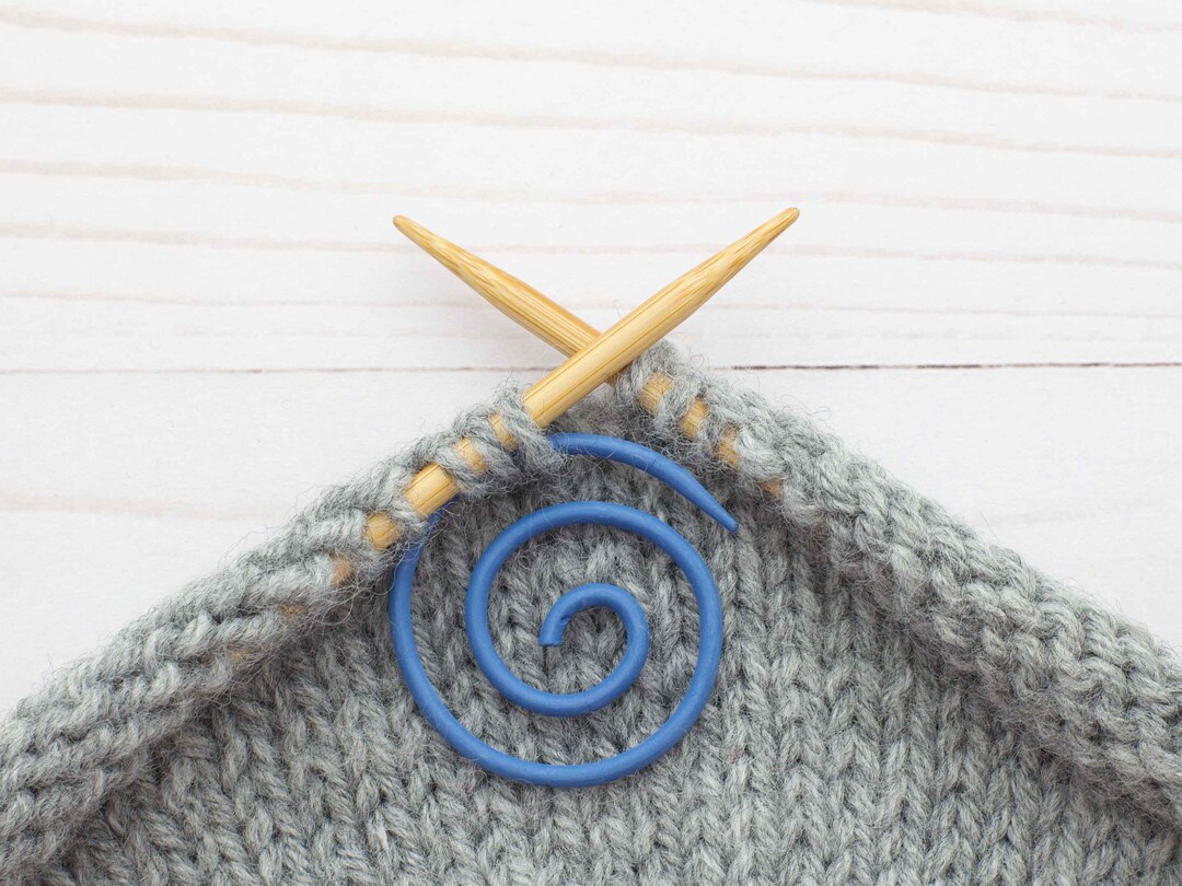 Blue Spiral Knitting Cable Needle Stitch Holder Stoppers Round Marker ...