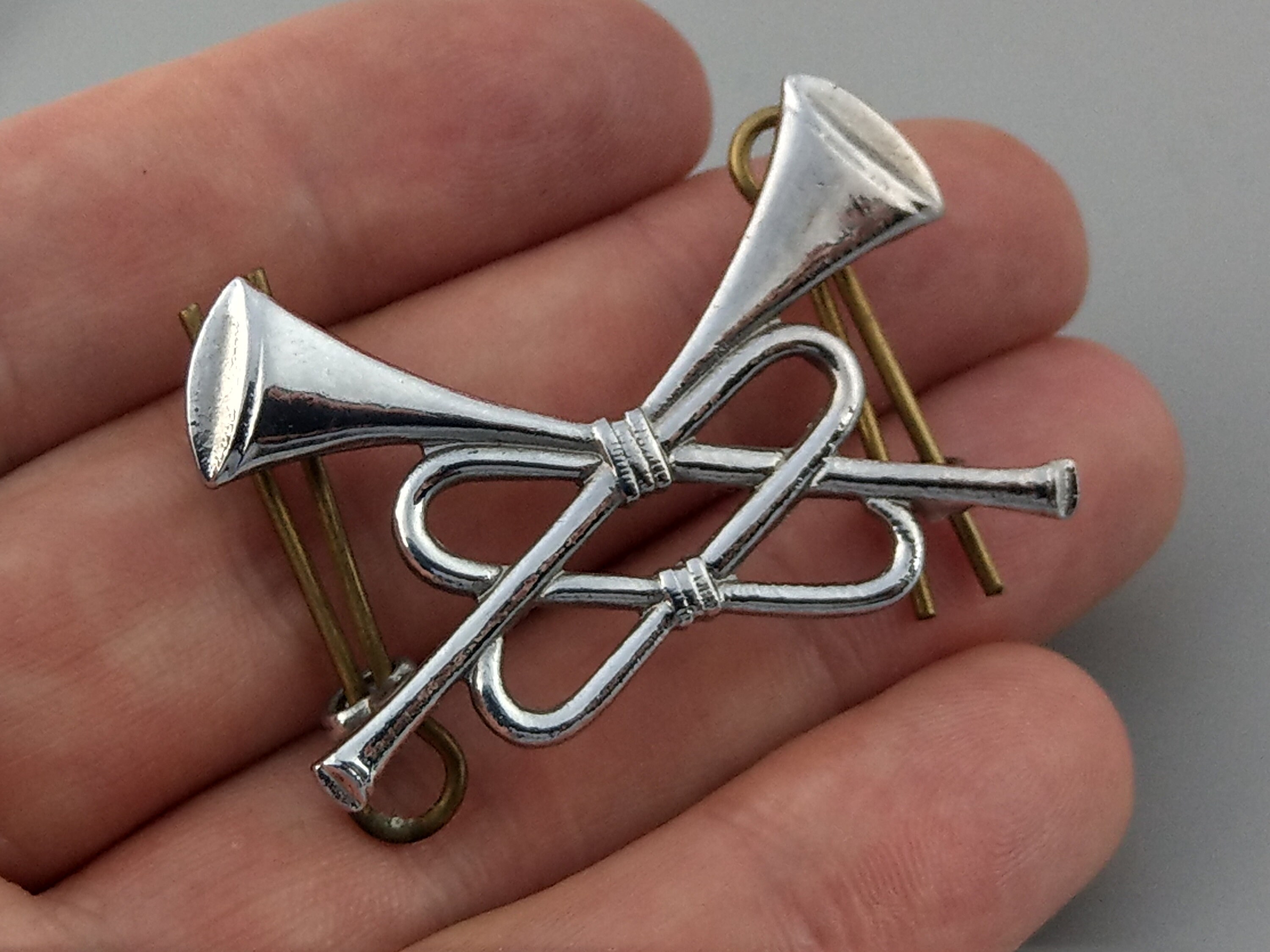Bugler Trumpeter White Metal Crossed Trumpet Cap Badge - Etsy