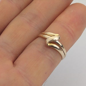 Vintage 9ct Gold Ring Knot Over Loop by George Stockwell - Etsy