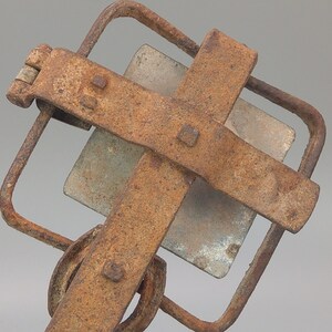 Vintage Trapper Traps Short Chain Movie Prop Wrought Iron Hunting House ...