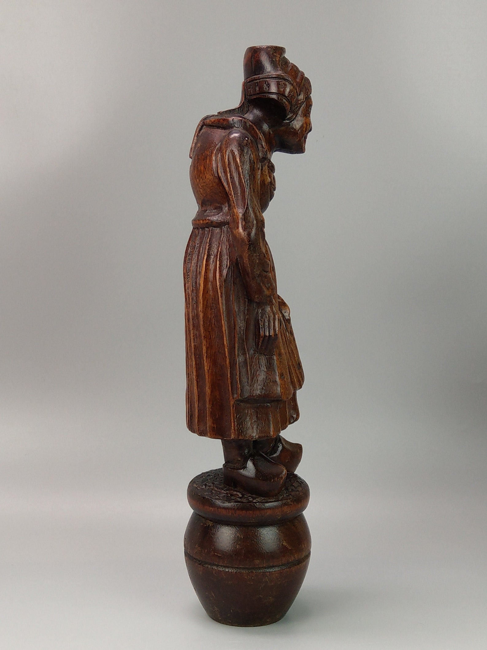 Large Carved Figure of a Dutch Old Lady in Traditional Costume - Etsy