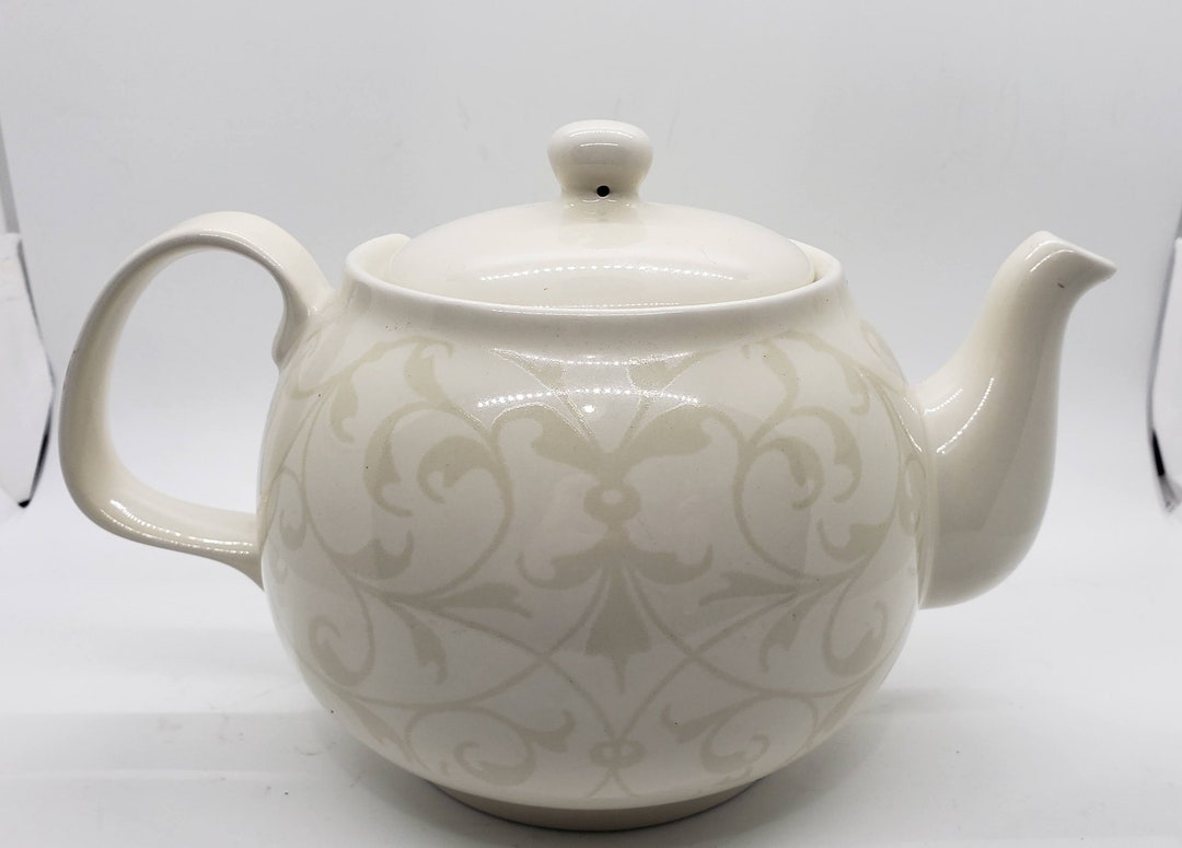 White on White Oneida Kensington Teapot - Etsy