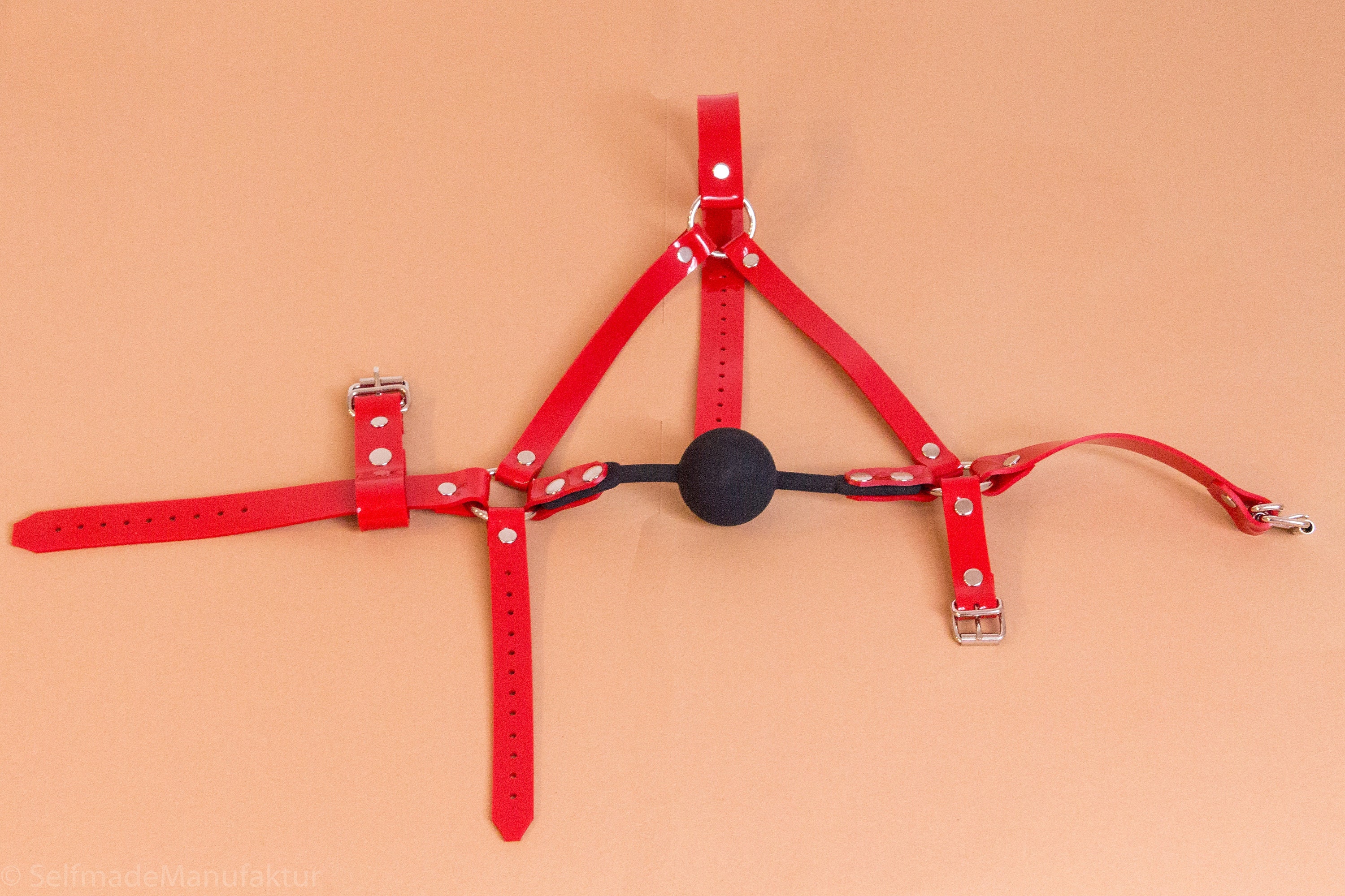 Ballknebel Ballgag Harness aus schwarzem PVC Bondage Bound BDSM Latex ... Ballknebel Ballgag Harness aus schwarzem PVC Bondage Bound BDSM Latex ...