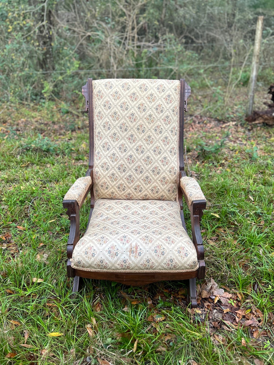 Walnut Rocker Rocking Chair, Vintage Victorian Rocker Rocking Chair ...