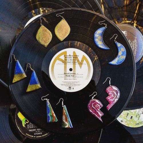 Upcycled 45 Record Rack Featuring Three 7 Vinyl Records | Etsy