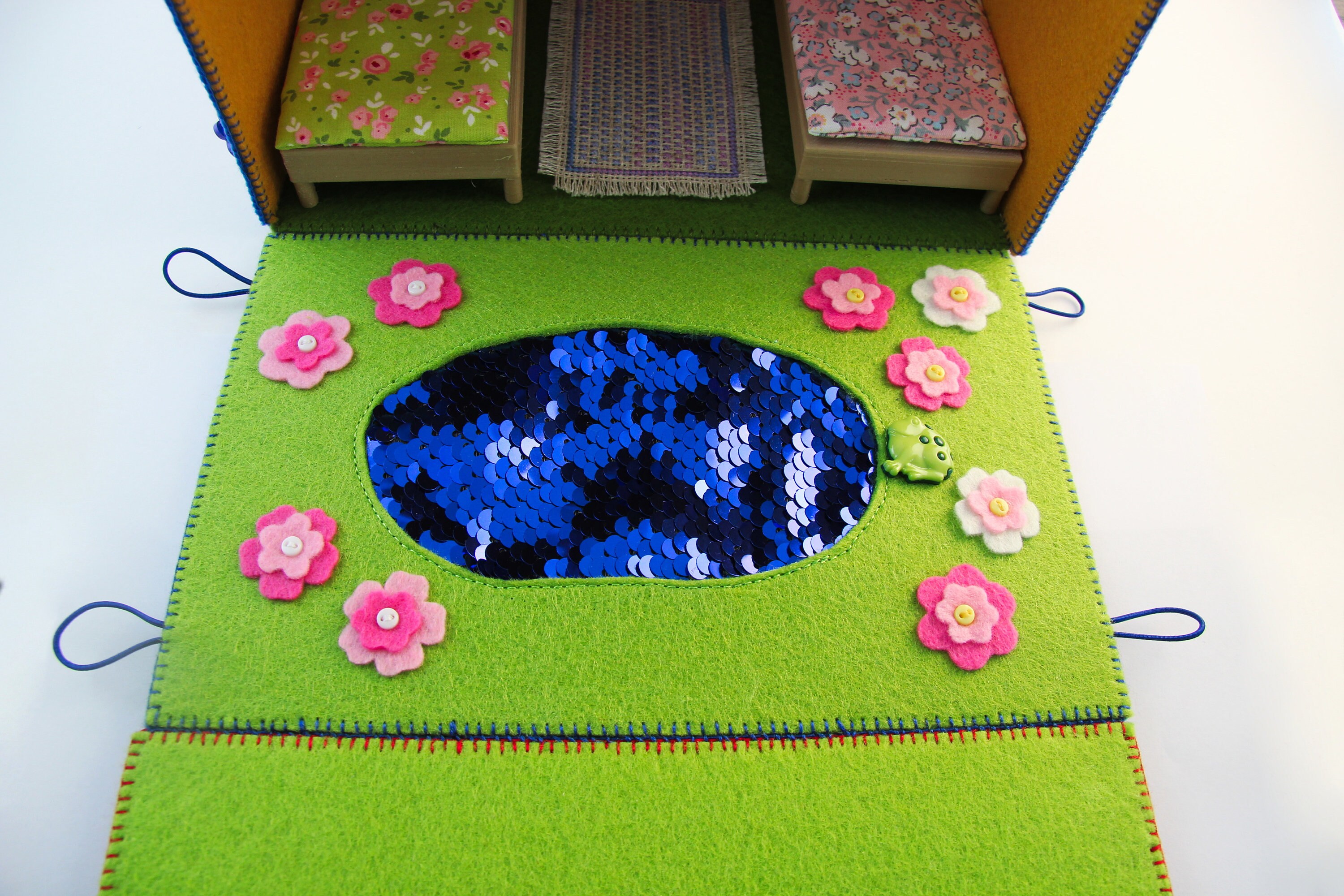 Felt Doll House, Portable Doll House, Travel Toy Doll House, Gift for ...