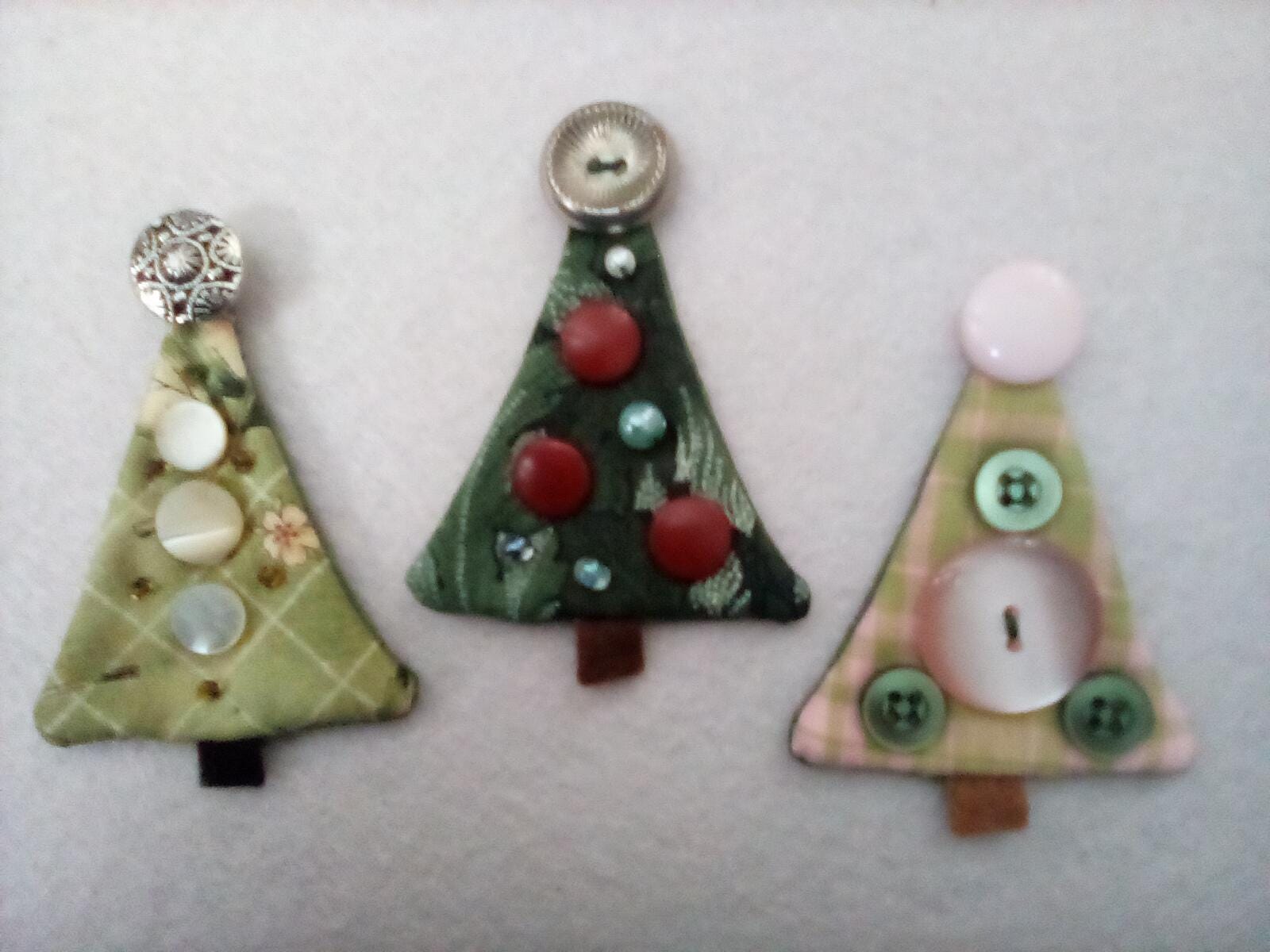 Christmas Tree Pins Made With Fabric, Buttons and Beads. - Etsy