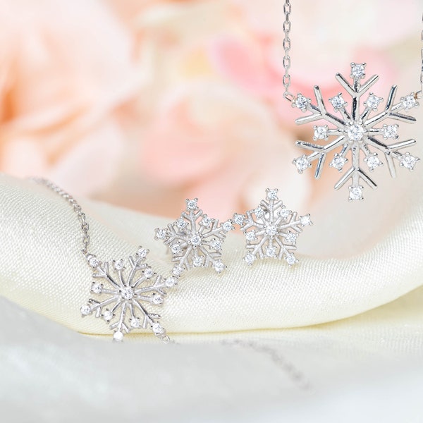 Snowflake Necklace - Etsy