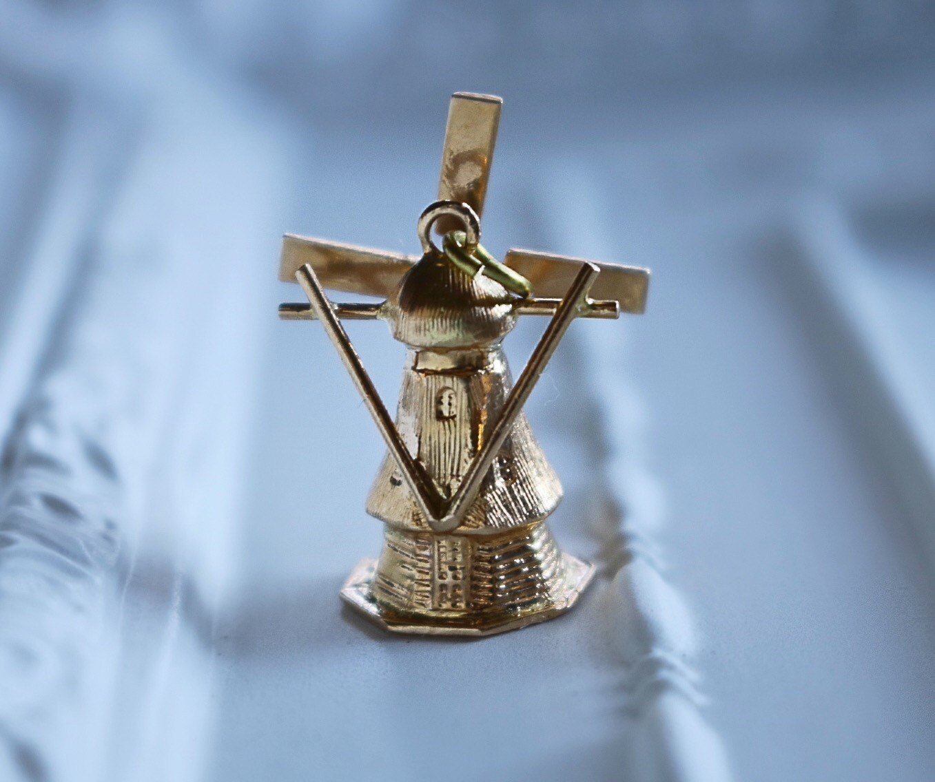18k Gold Articulated Windmill Charm - Etsy