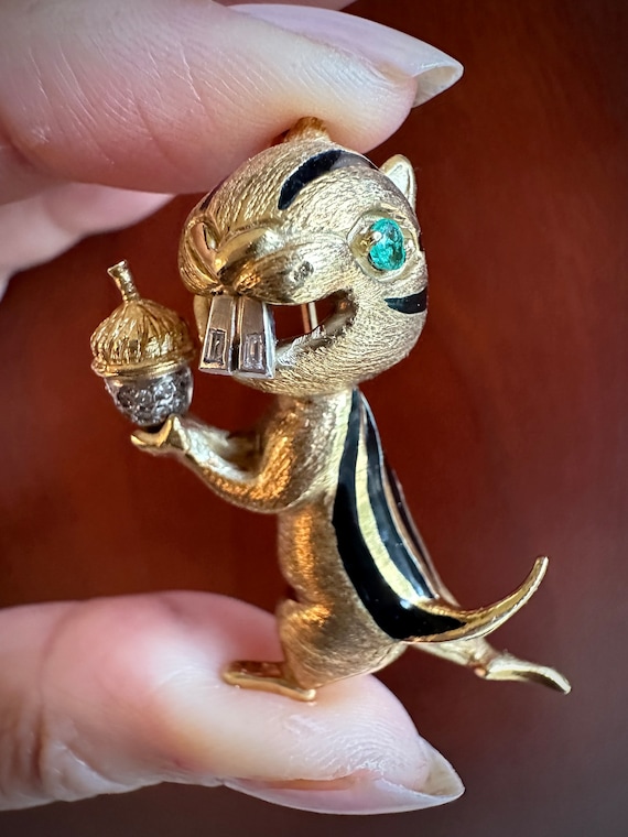 18k Gold, Diamond and Emerald Chipmunk Pin - Gem