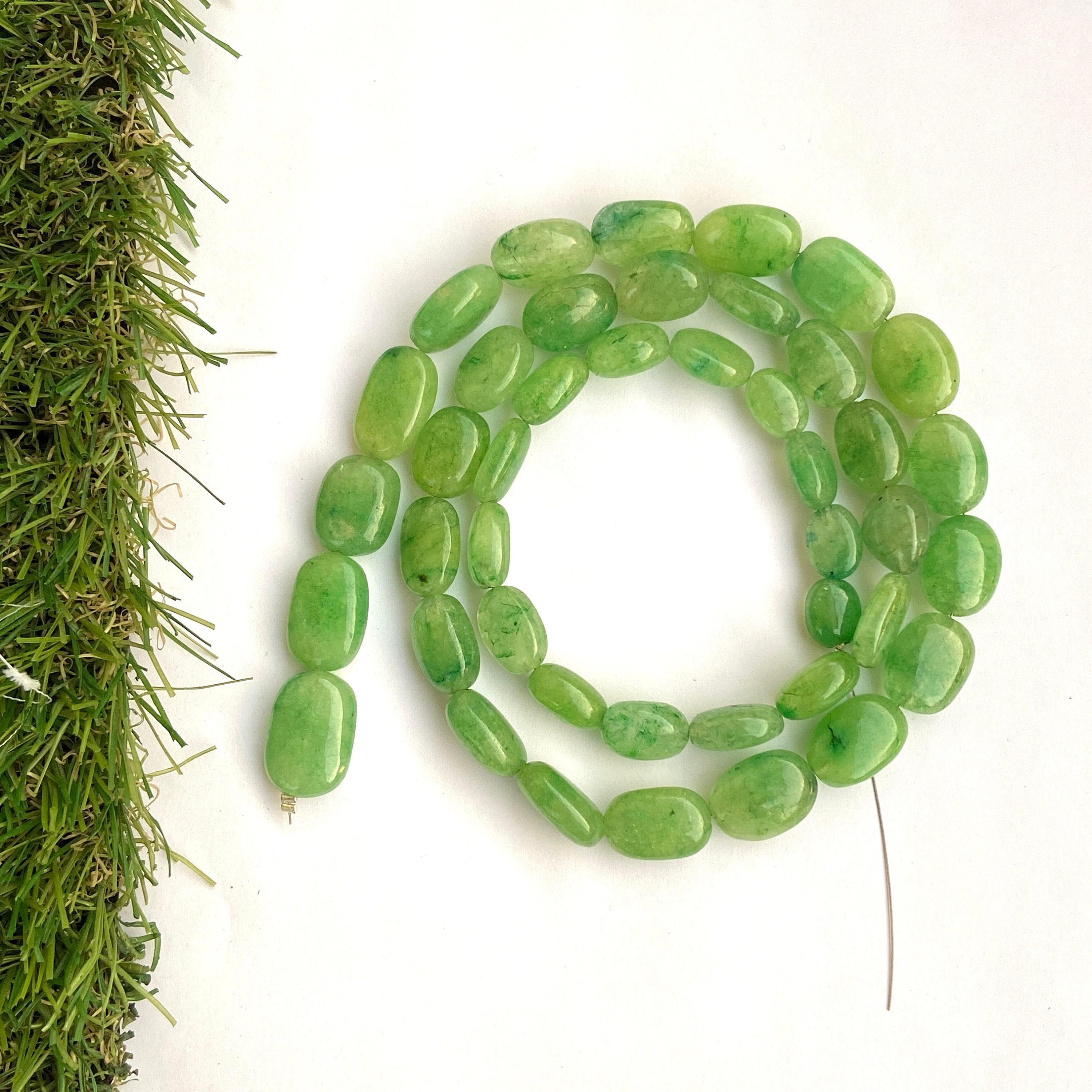 24 Dyed Beryl Emerald Tumble Beads for Jewelry making | Etsy